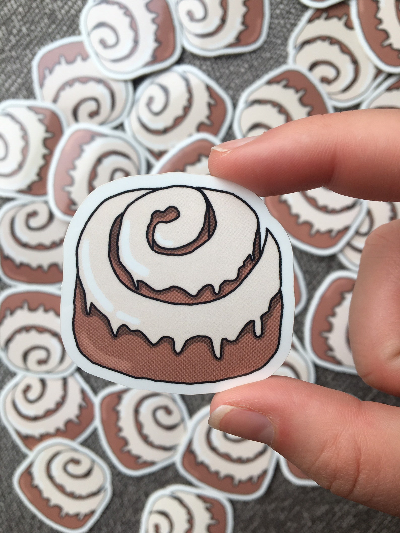 Cinnamon Roll Cute Sticker, Vinyl Waterproof Cartoon Dessert Sweet Bun ...