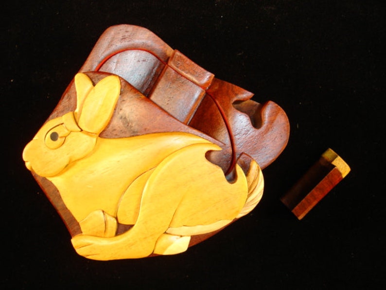 Beautifully Hand Crafted 3 Dimensional Intarsia Wood Art BUNNY RABBIT ...