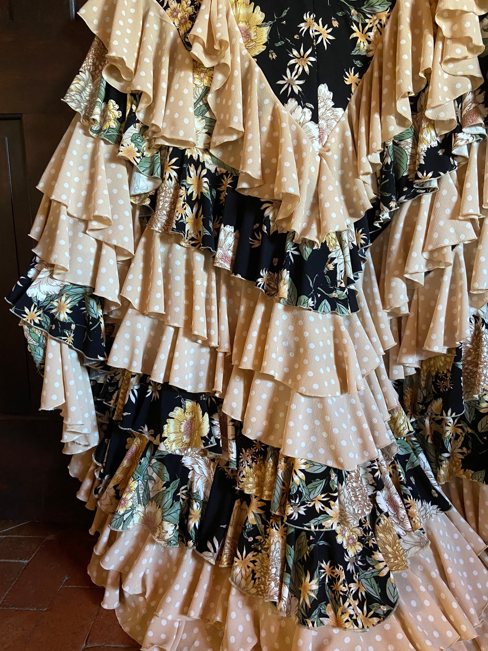 OMG Black and Beige Bata De Cola Flamenco Costume - Etsy