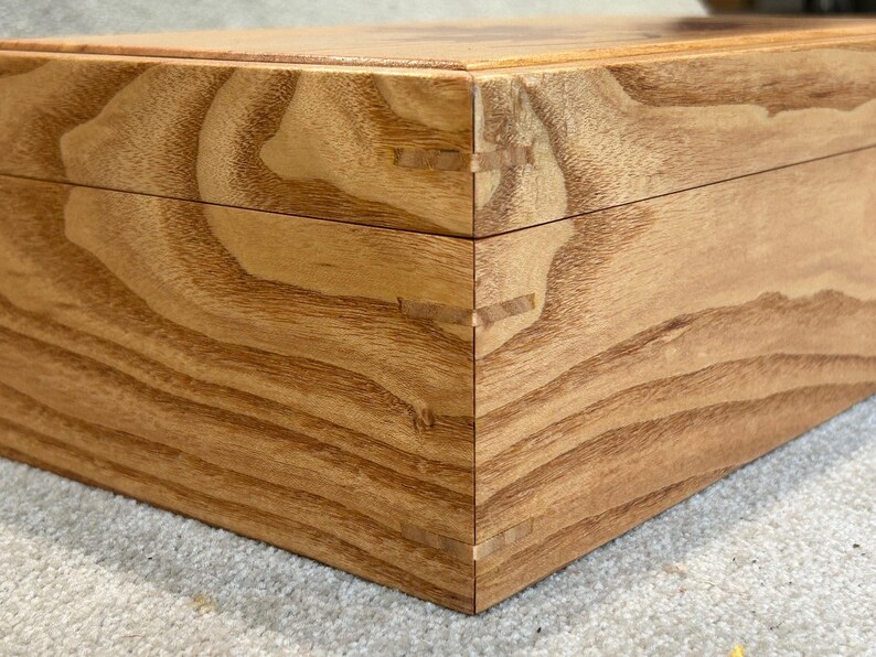 Treasure Box With Northern Red Oak Leaf Inlay - Etsy