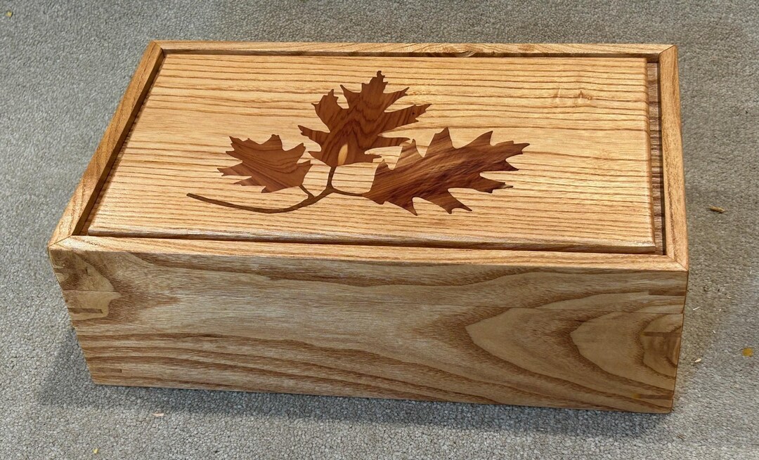 Treasure Box With Northern Red Oak Leaf Inlay - Etsy