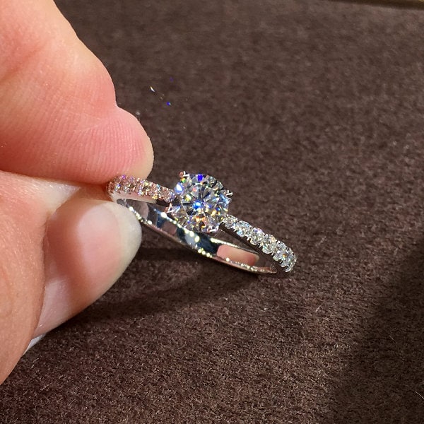 Classic White Gold Engagement Rings, Round Brilliant Cut Solitaire ...