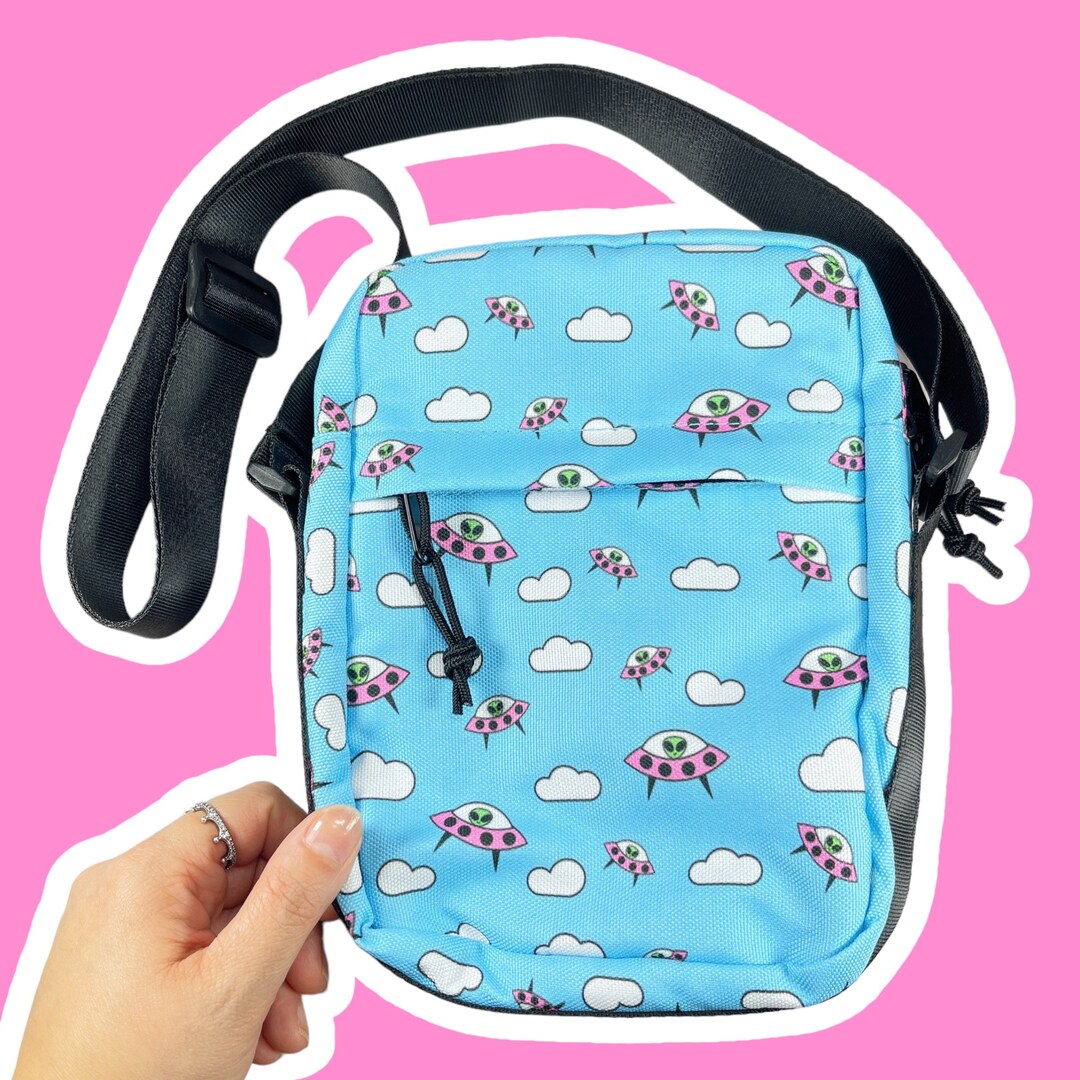 Aliens in the Sky Crossbody Bag. UFO in the Sky Printed Bag. - Etsy