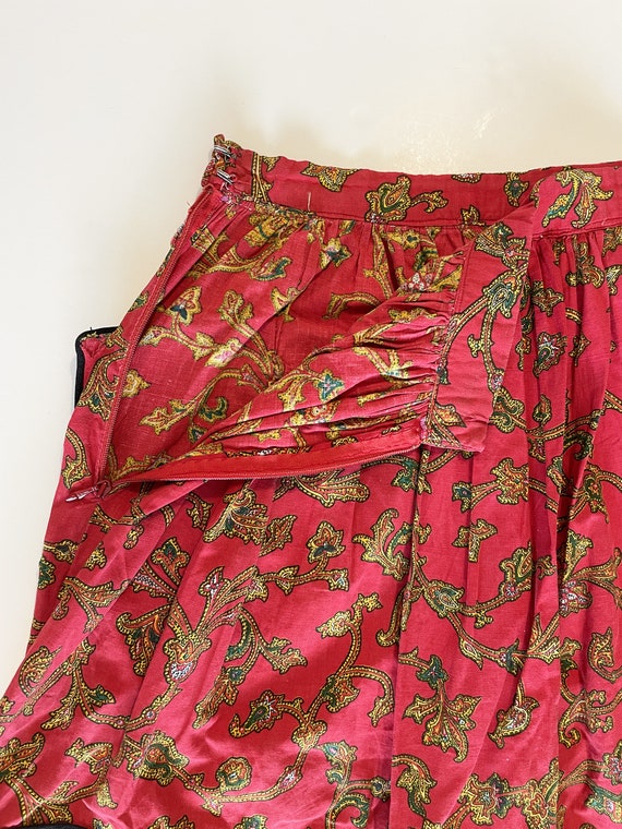 Provencal skirt 1960, red printed cotton, hand sewn i… - Gem