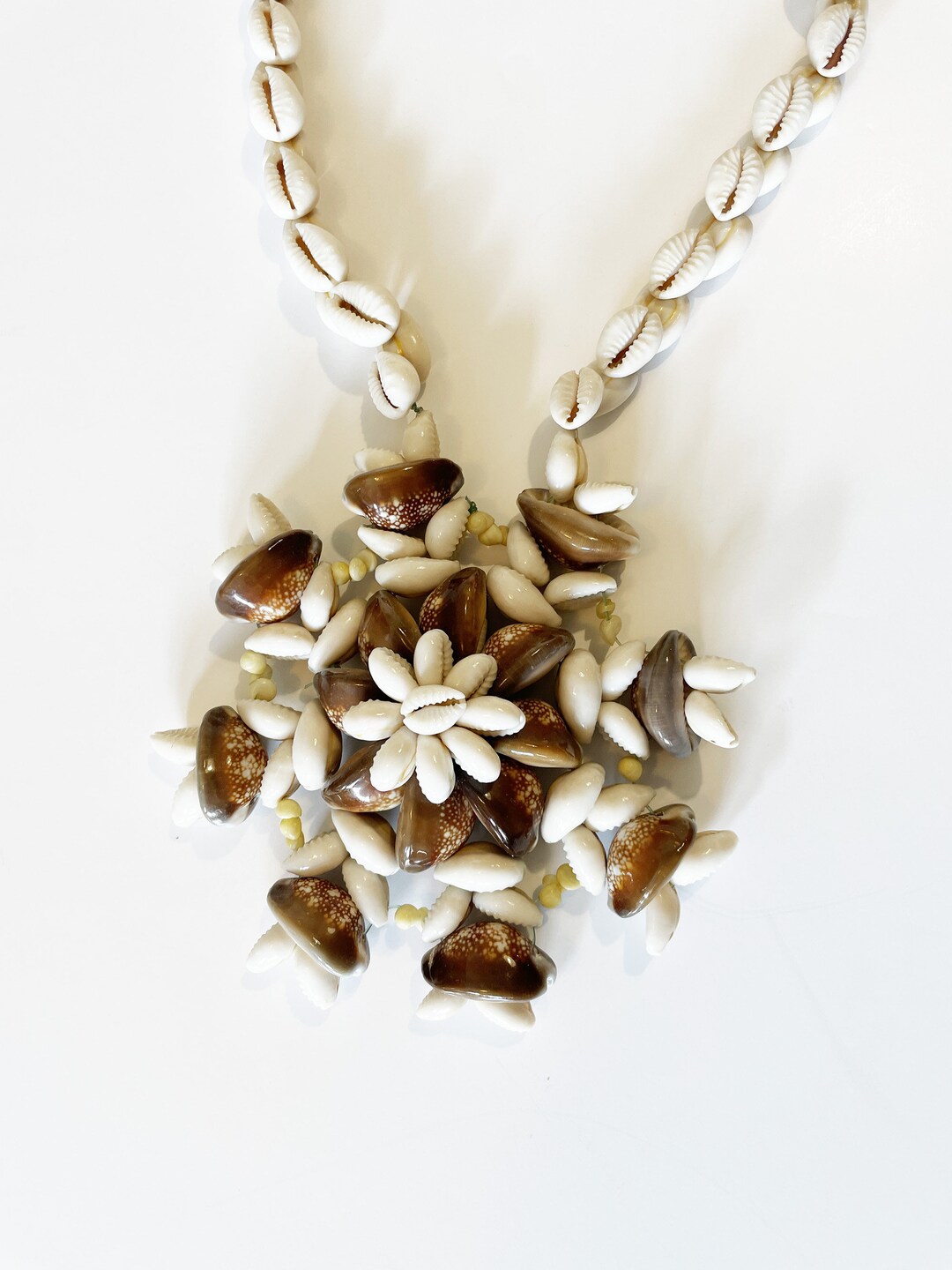 Vintage Island Shell Necklace. - Etsy