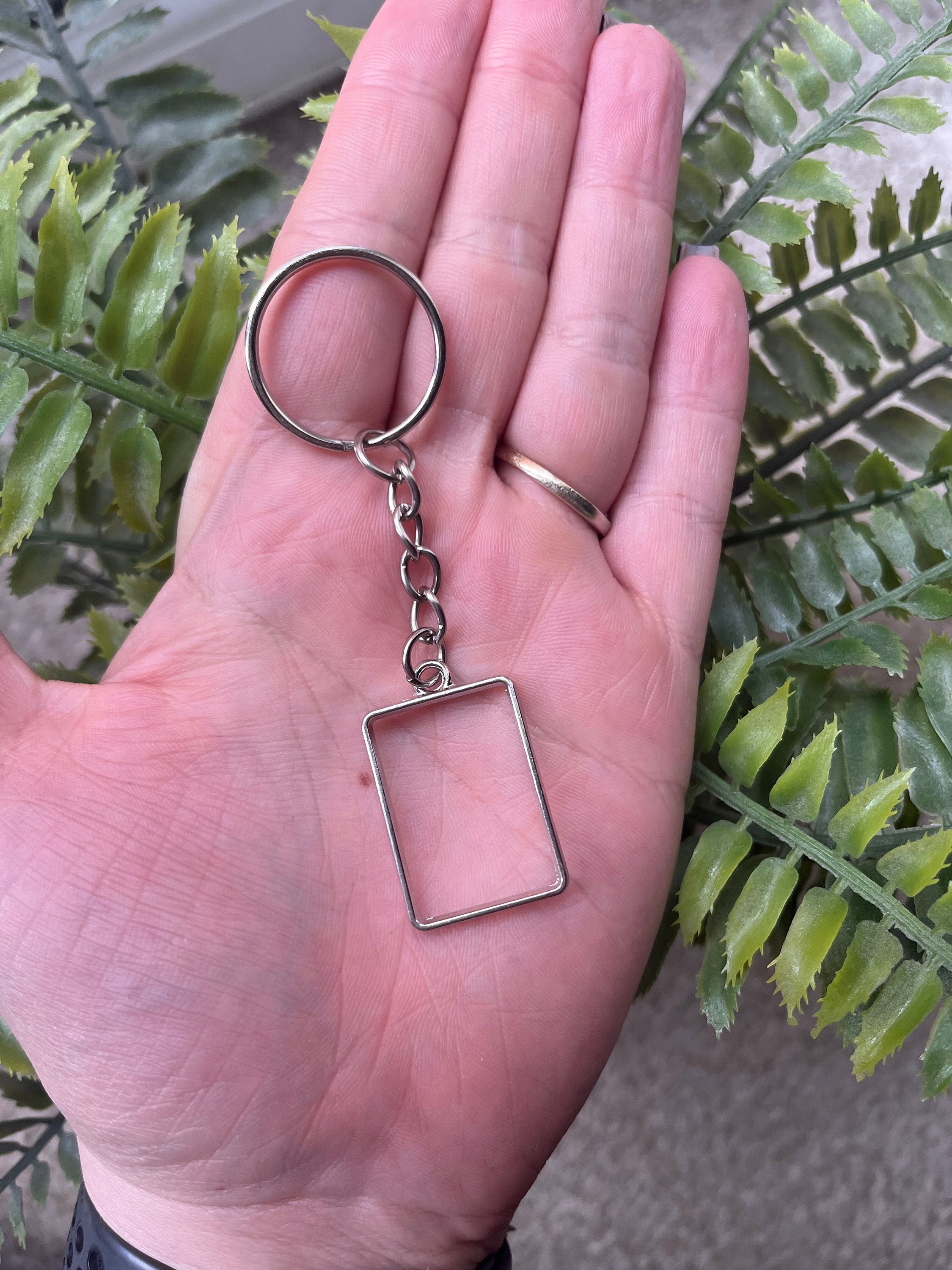 The 1975 Inspired Box Keyring - Etsy