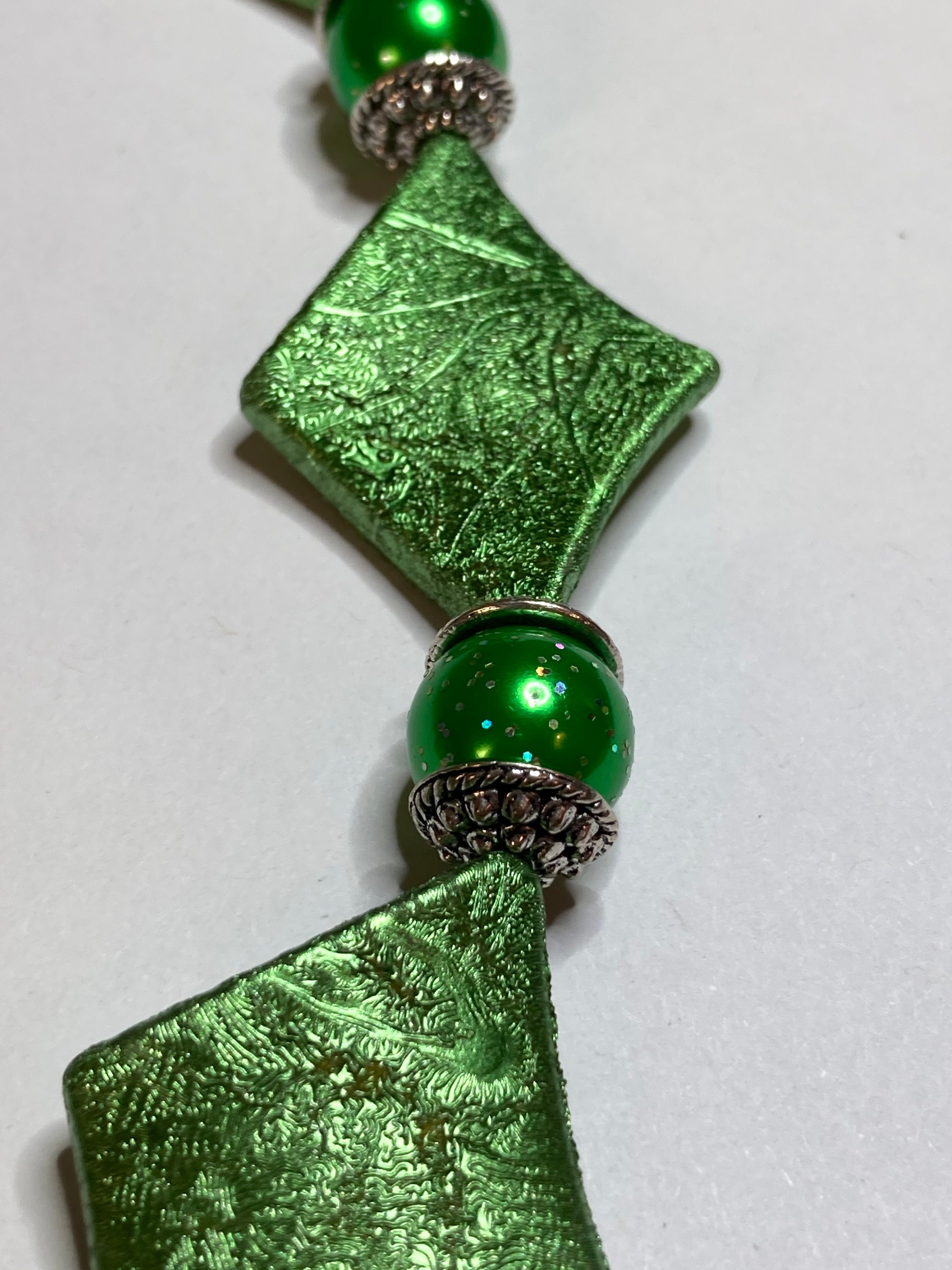 Green Diamond Shape Beads / Green Beads With Glitter and Silver Caps ...