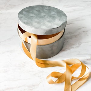 Round Velvet Box, Gift Box, Velvet Box, Textured Velvet, Hat Box ...