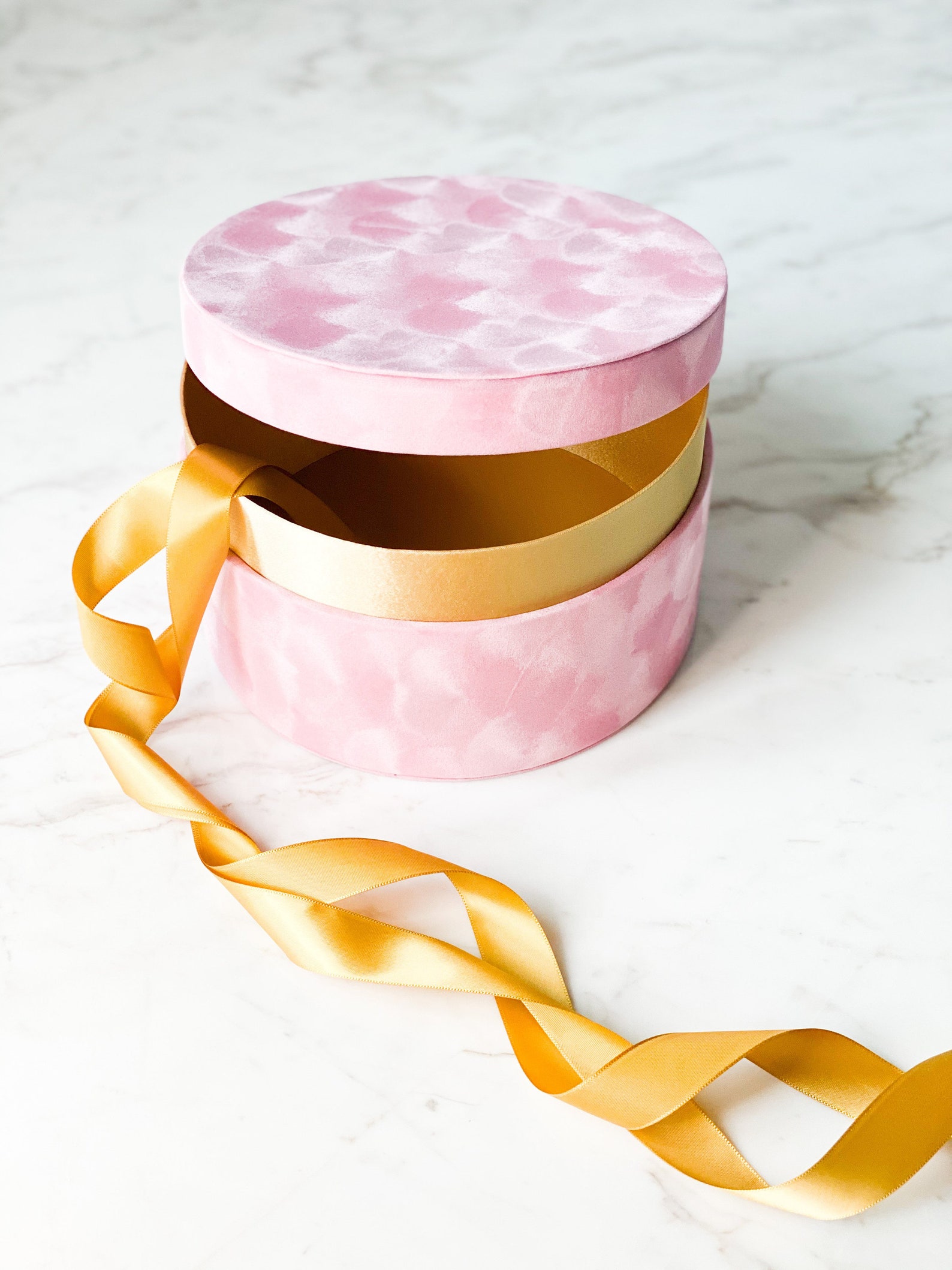 Round Velvet Box Gift Box Velvet Box Textured Velvet Hat | Etsy