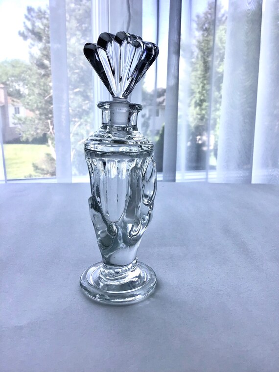Vintage Figural Glass Holding Hand-Shaped Perfume/Col… - Gem