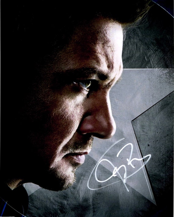 Jeremy Renner Autograph Signed Photo Signature With COA - Etsy
