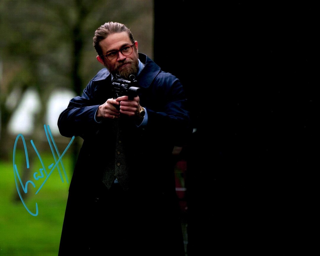 Charlie Hunnam Autograph Sons of Anarchy the Gentleman Pacific Rim ...