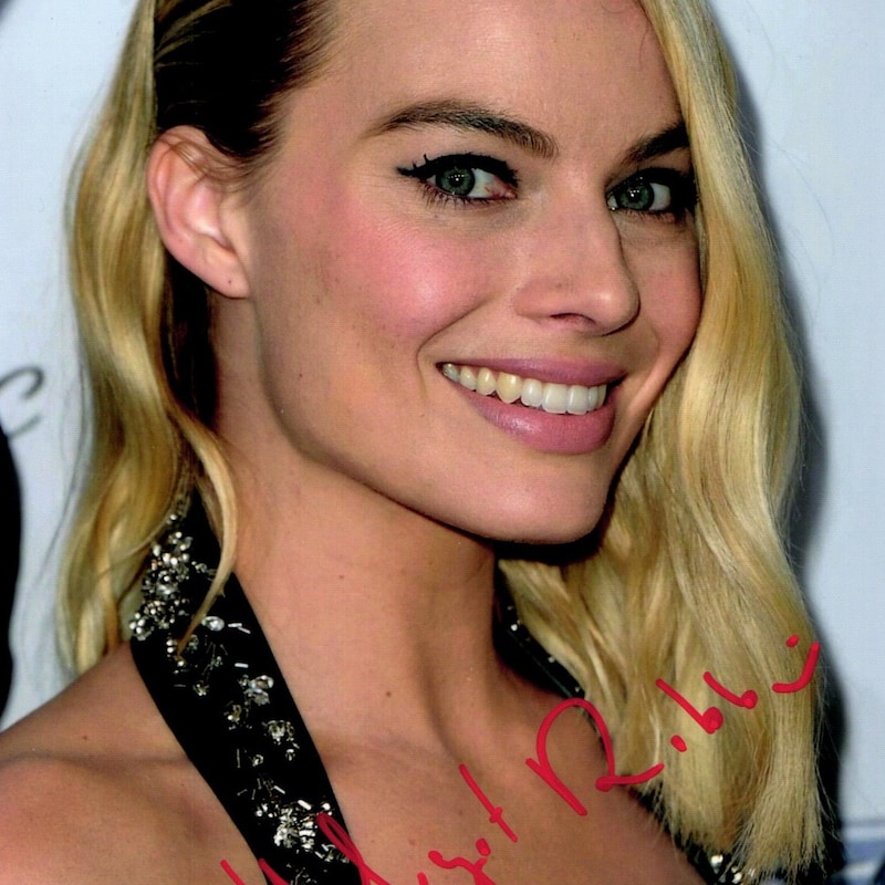 Margot Robbie Signature - Etsy
