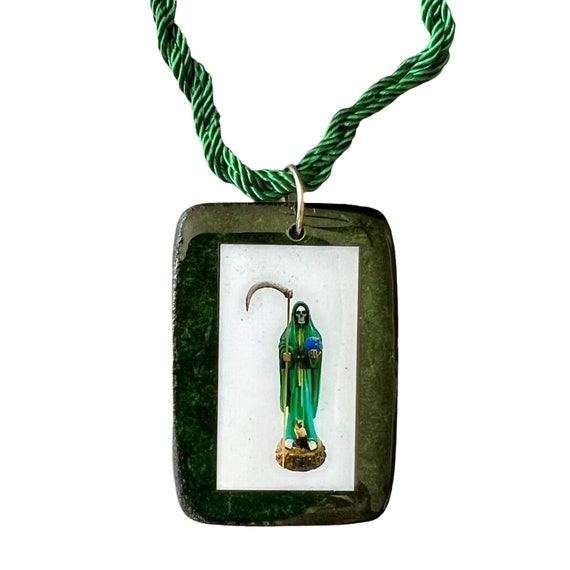 Santa Muerte Collar Escapular Cuerda Verde Anudada Madera - Etsy México