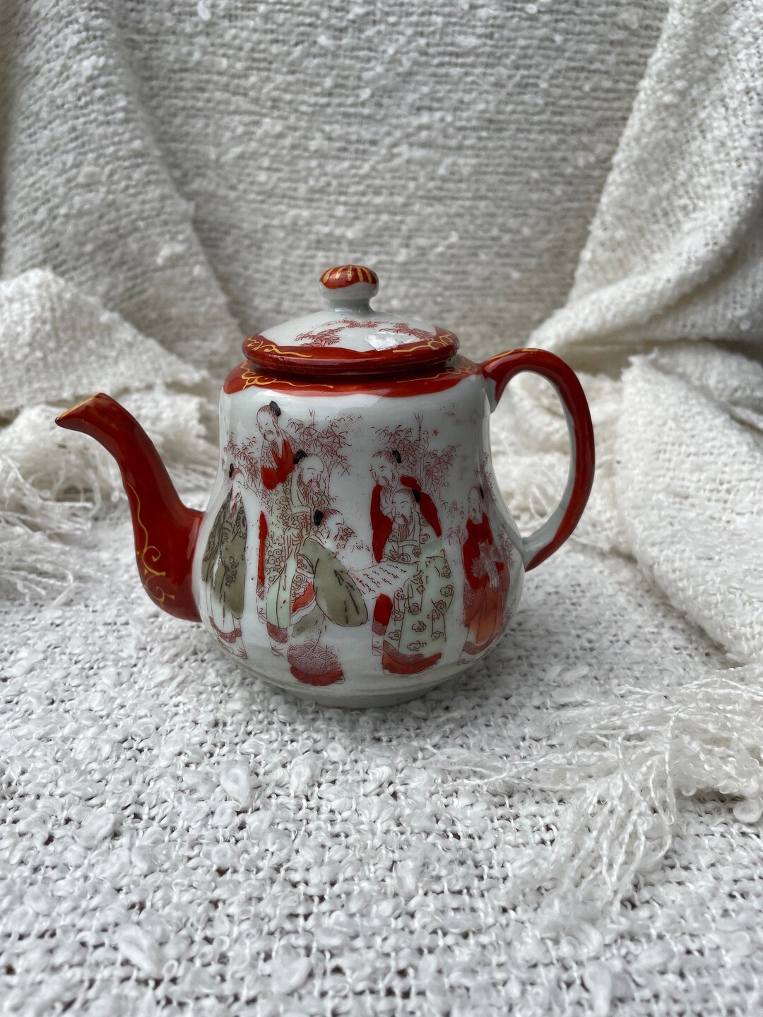 Antique Porcelain Ware: Japanese Porcelain Decorative Tea Pot, Coral ...