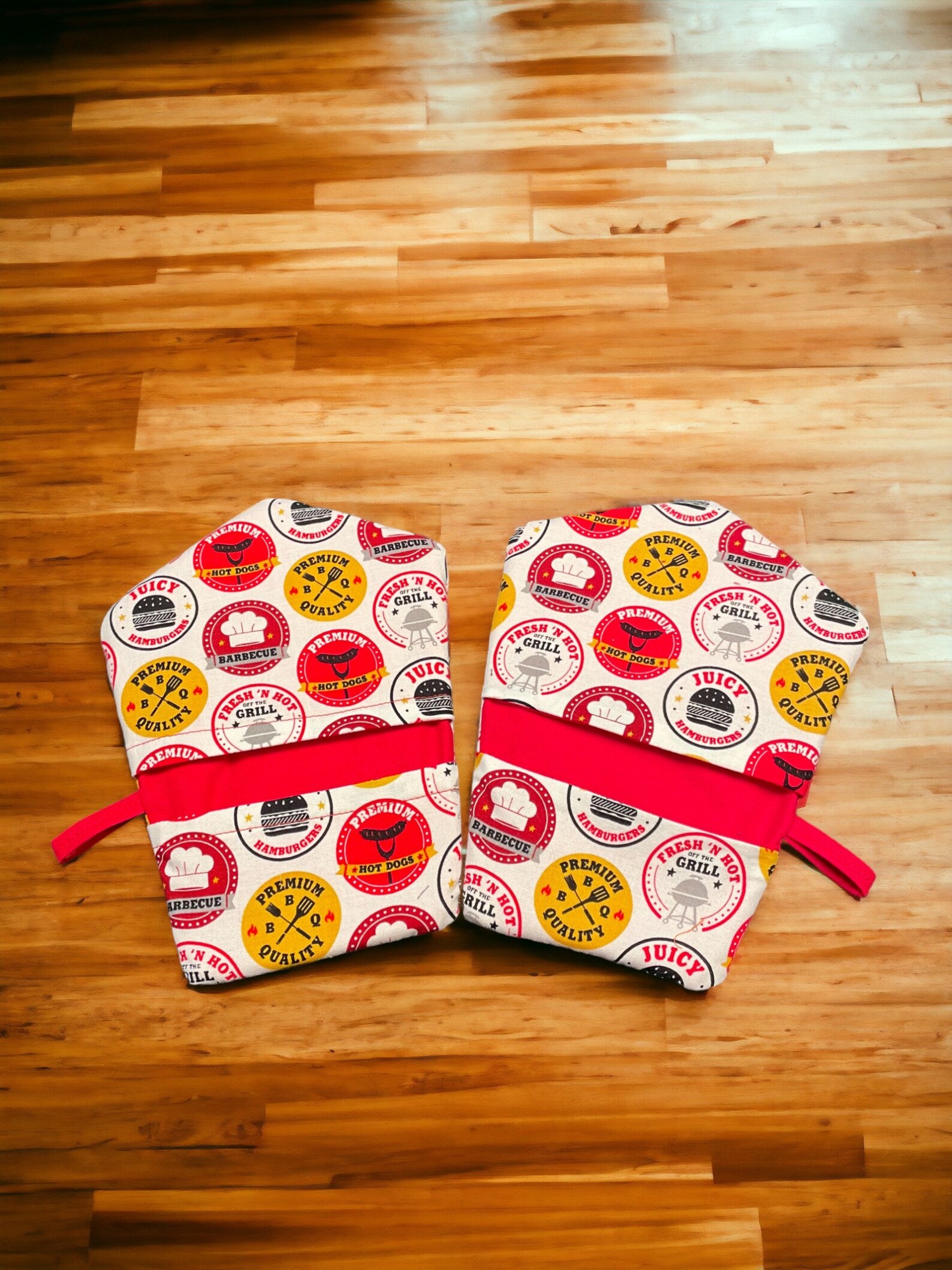 Finger Potholders, Barbeque Grilling, Grill Master Pattern, Red Accent ...