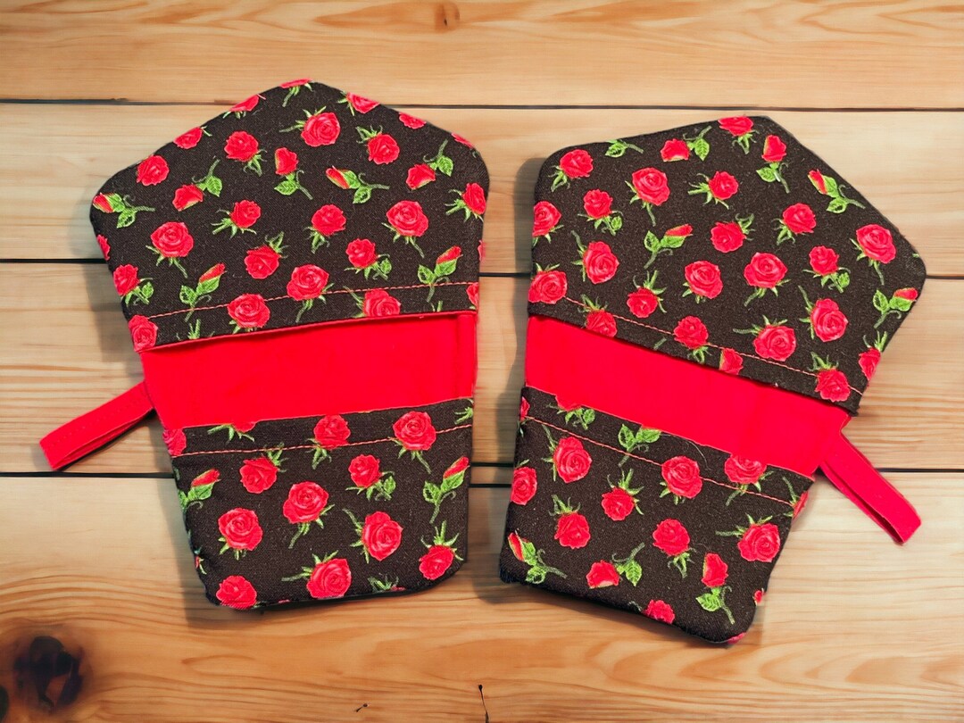 Finger Potholders, Red Roses Pattern, Red Accent Color, Mini Potholders ...