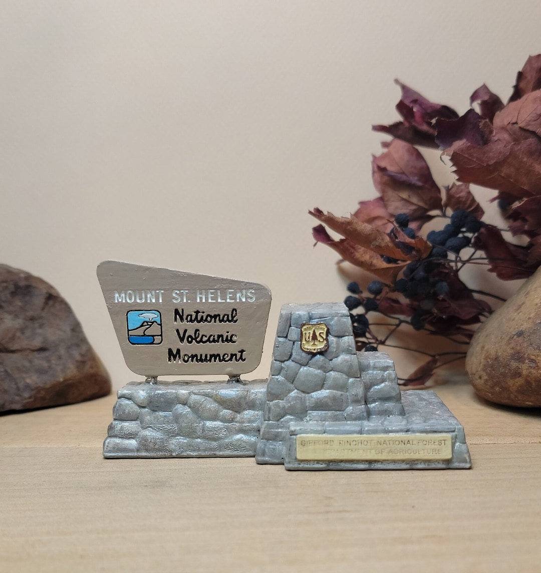 Mount St. Helens National Volcanic Monument Entrance Sign Replica ...