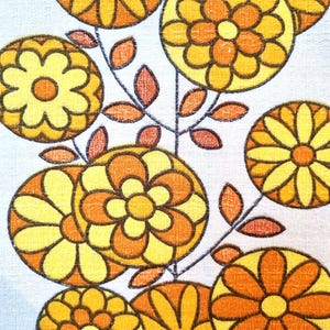 Vintage Fabric, 70s Fabric With Mary Quant Style Flowers, Retro Fabric ...