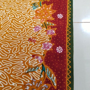 Floral & Fauna Turmeric Yellow Base Color Lawasan|rare Vintage Hand ...