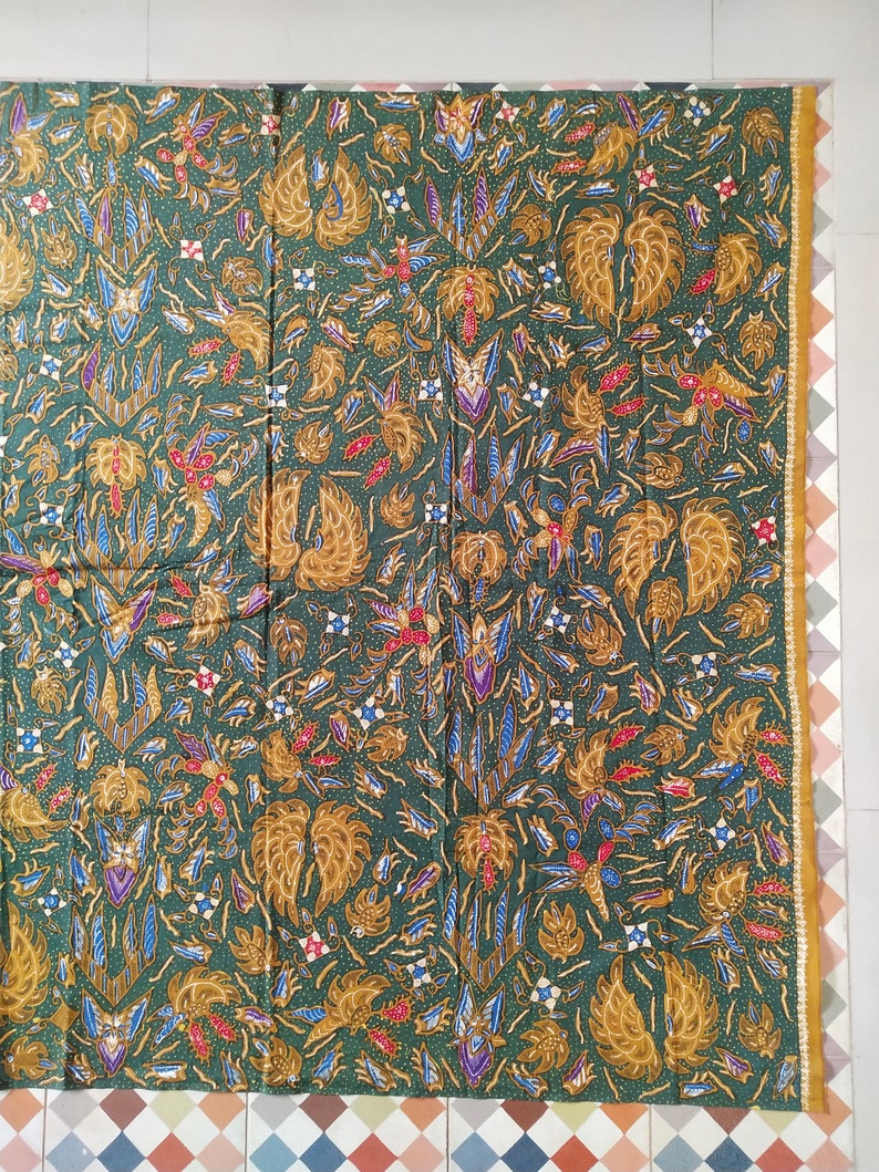 Vintage Hand-drawn Batik Cloth | Putra Mahkota Pattern - Etsy UK