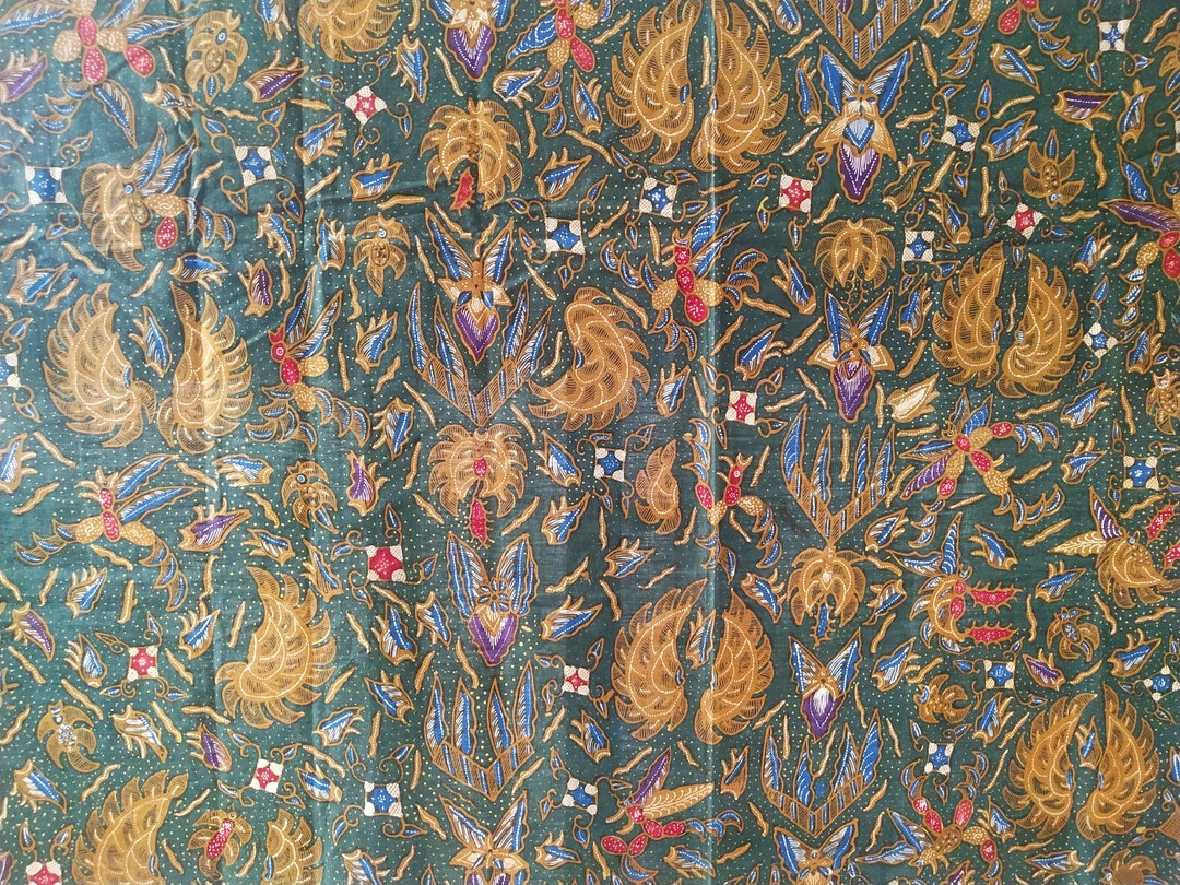 A Hand-drawn Vintage Green Batik Cloth From Pekalongan Featuring Putra ...