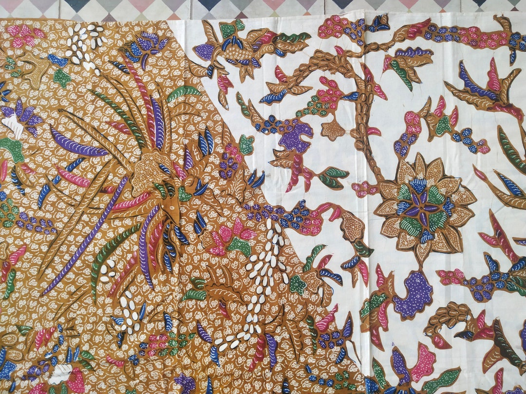 A Hand-drawn Vintage Batik Cloth From Pekalongan Featuring Pagi Sore ...