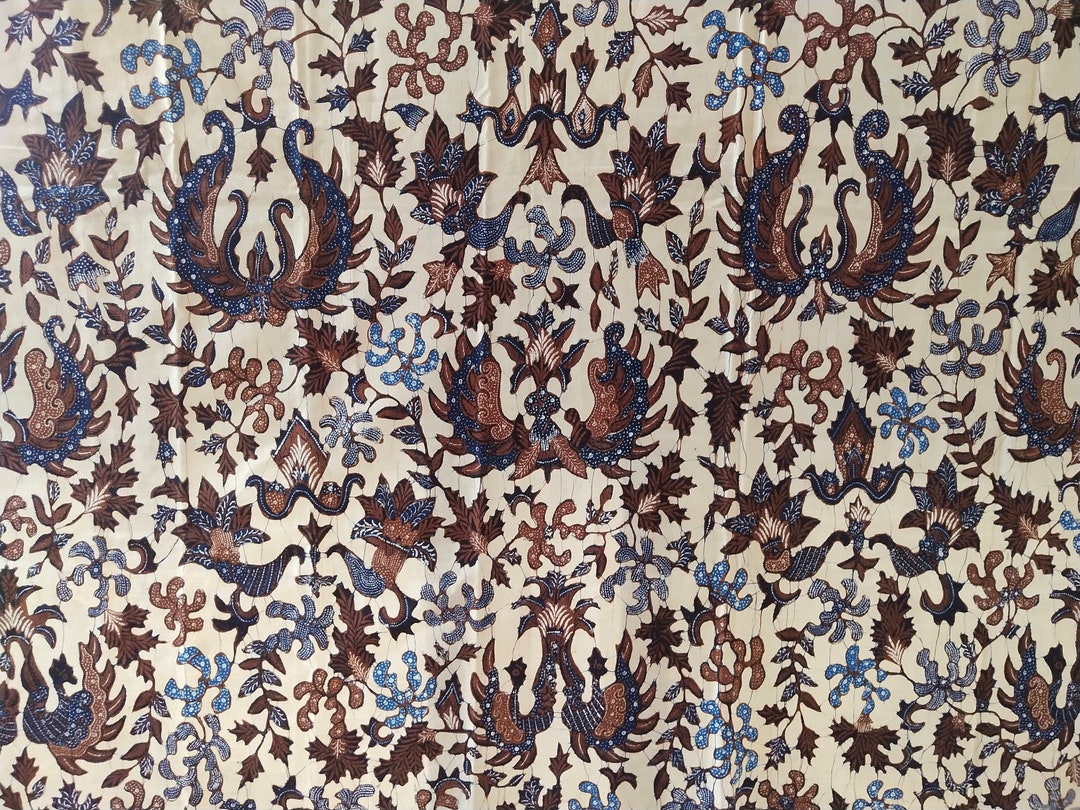 A Hand-drawn Vintage Batik Cloth From Pekalongan Featuring Gadjah Mada ...