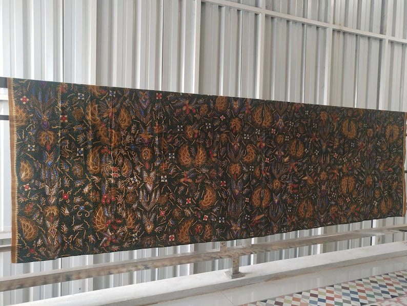 Vintage Hand-drawn Batik Cloth | Putra Mahkota Pattern - Etsy UK