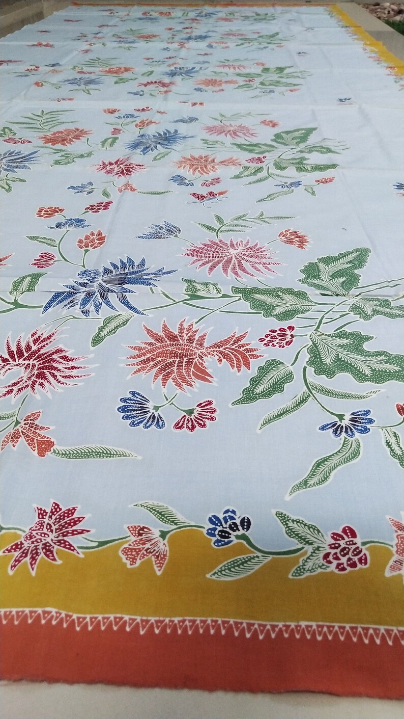 Batik Tulis Tujuh Rupa-buketan Kembanghand Drawn Bouquet of - Etsy