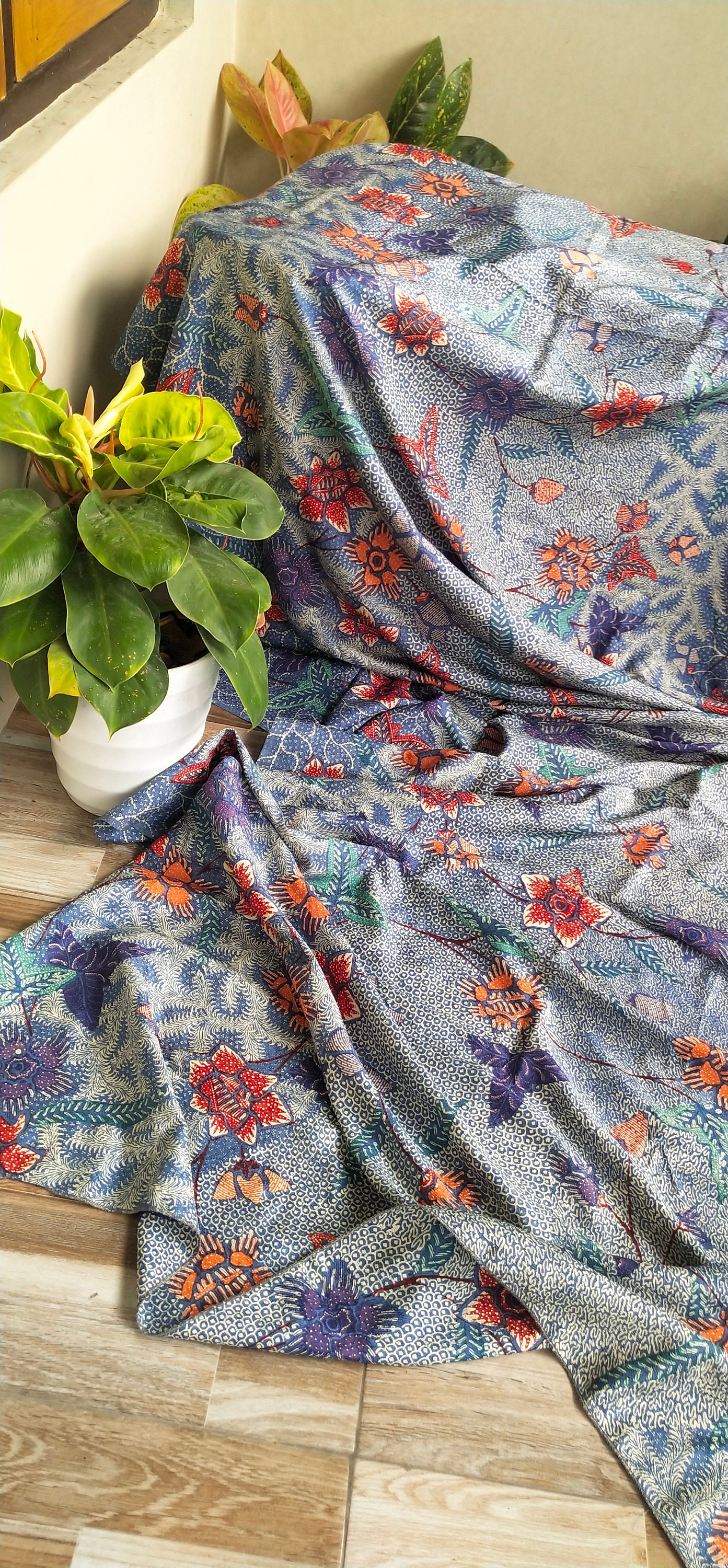 A Hand-drawn Vintage Batik Cloth From Pekalongan Featuring Floral ...