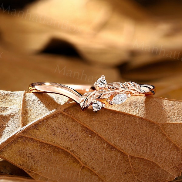 Minimalist Wedding Ring - Etsy