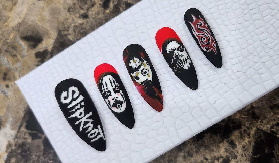Slipknot Glue on Nails / Matte / Fake Nails / Pattern Nails / - Etsy