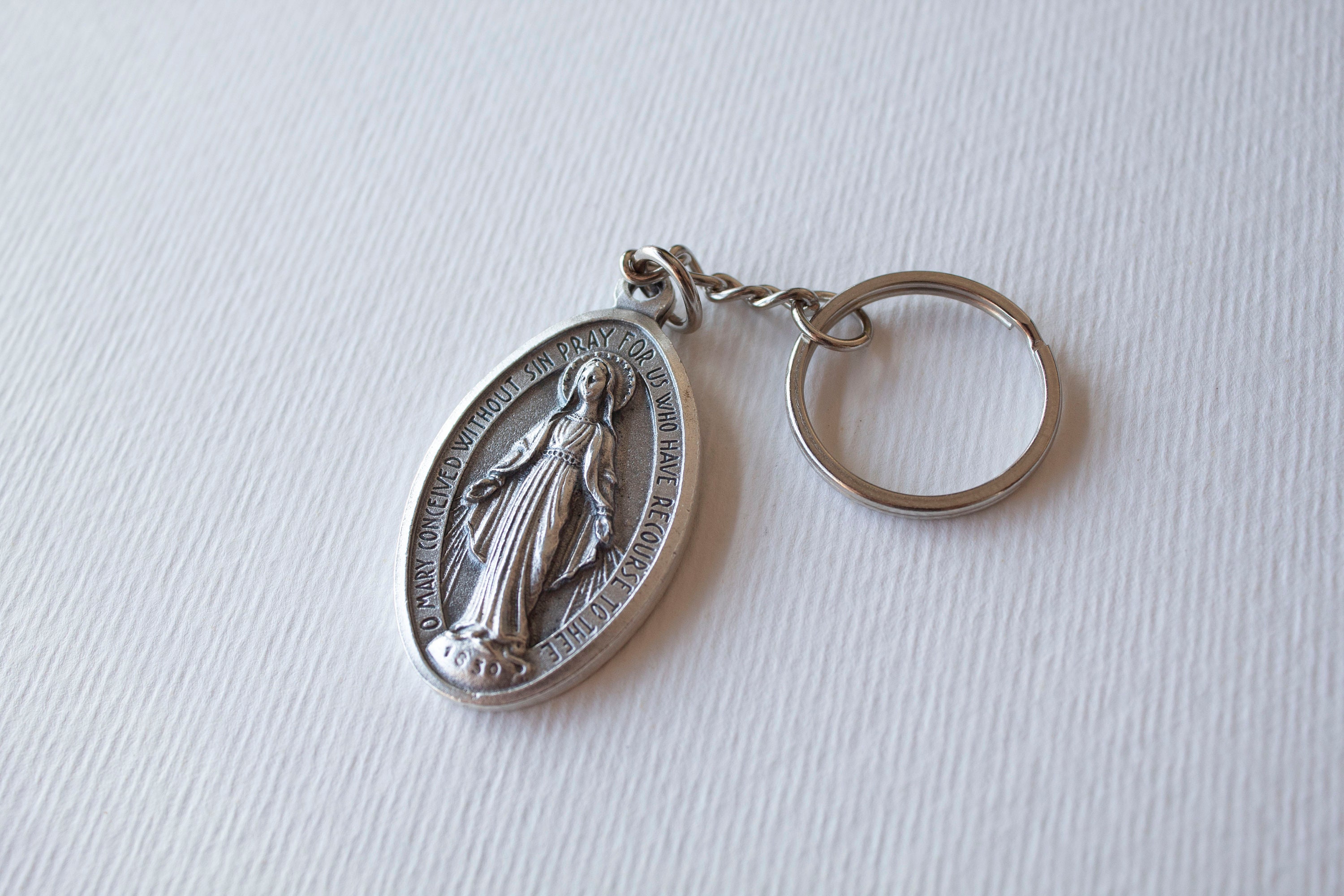 Miraculous Medal / Our Lady of Grace Antique Silver Mary Keychain - Etsy