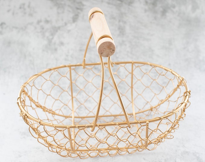 Petite Gold Wire Basket With Wooden Handle Gold Shallow Wire Basket ...