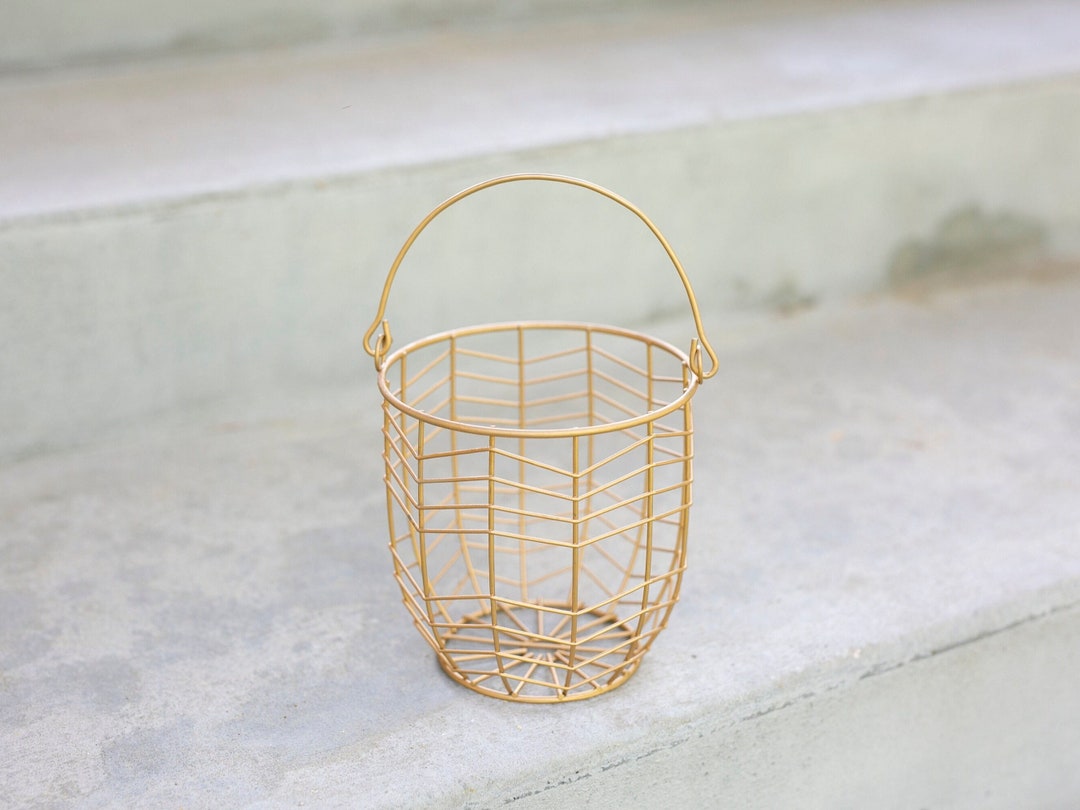 Geometric Swing Handle Wire Basket Photo Prop Small Metal Gift Basket ...