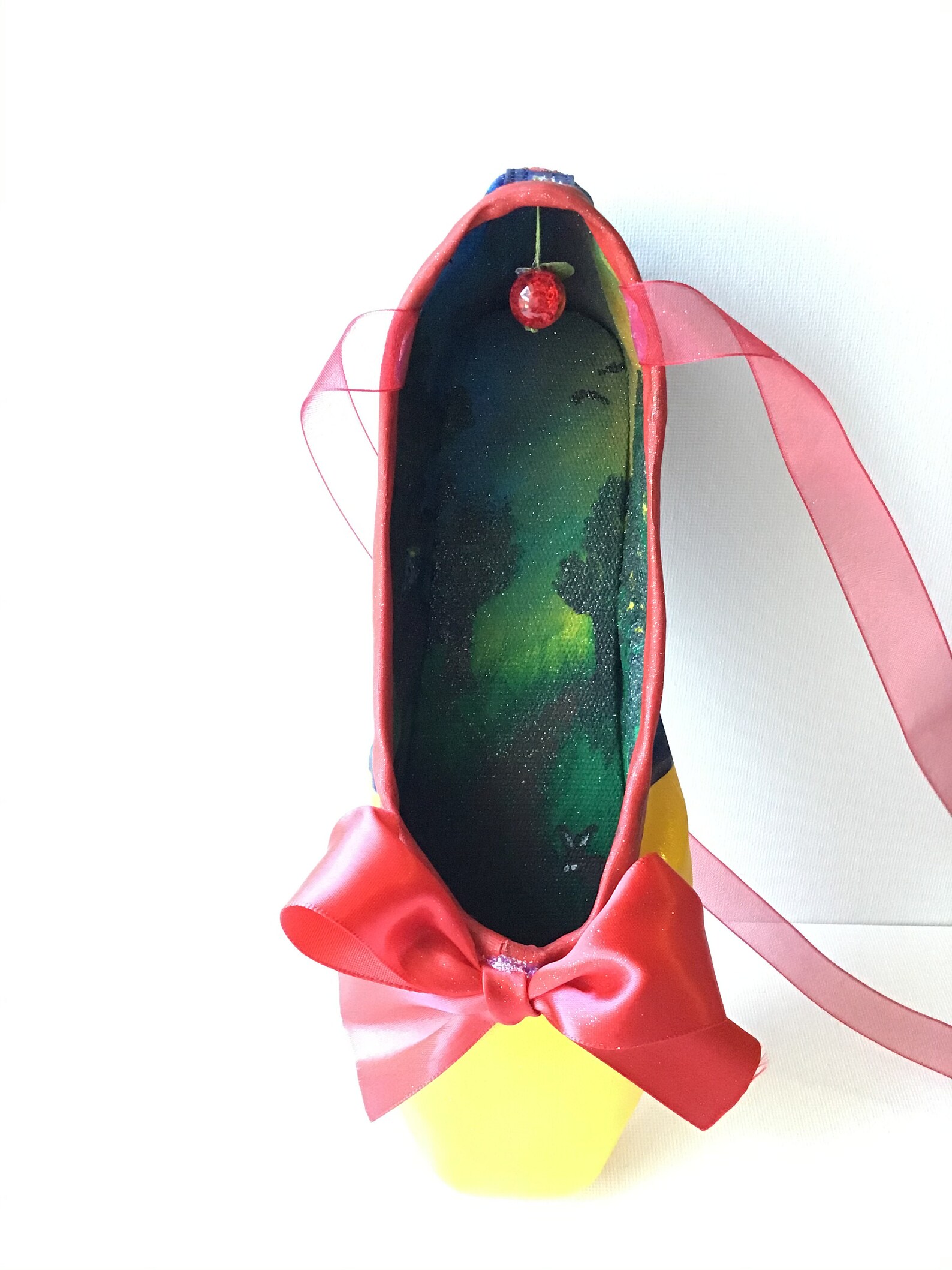 Snow White Painted Pointe Shoe - Etsy