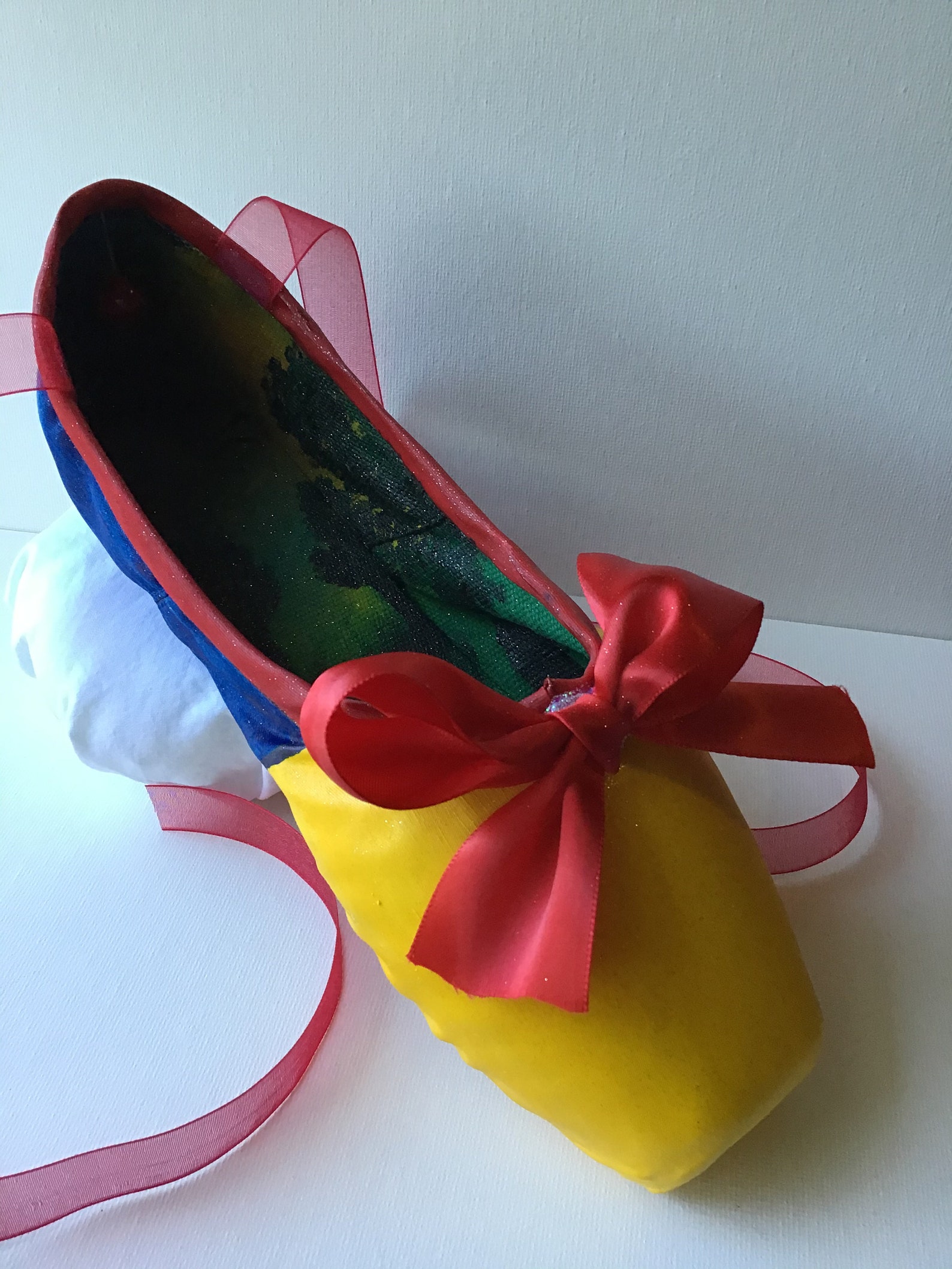 Snow White Painted Pointe Shoe - Etsy