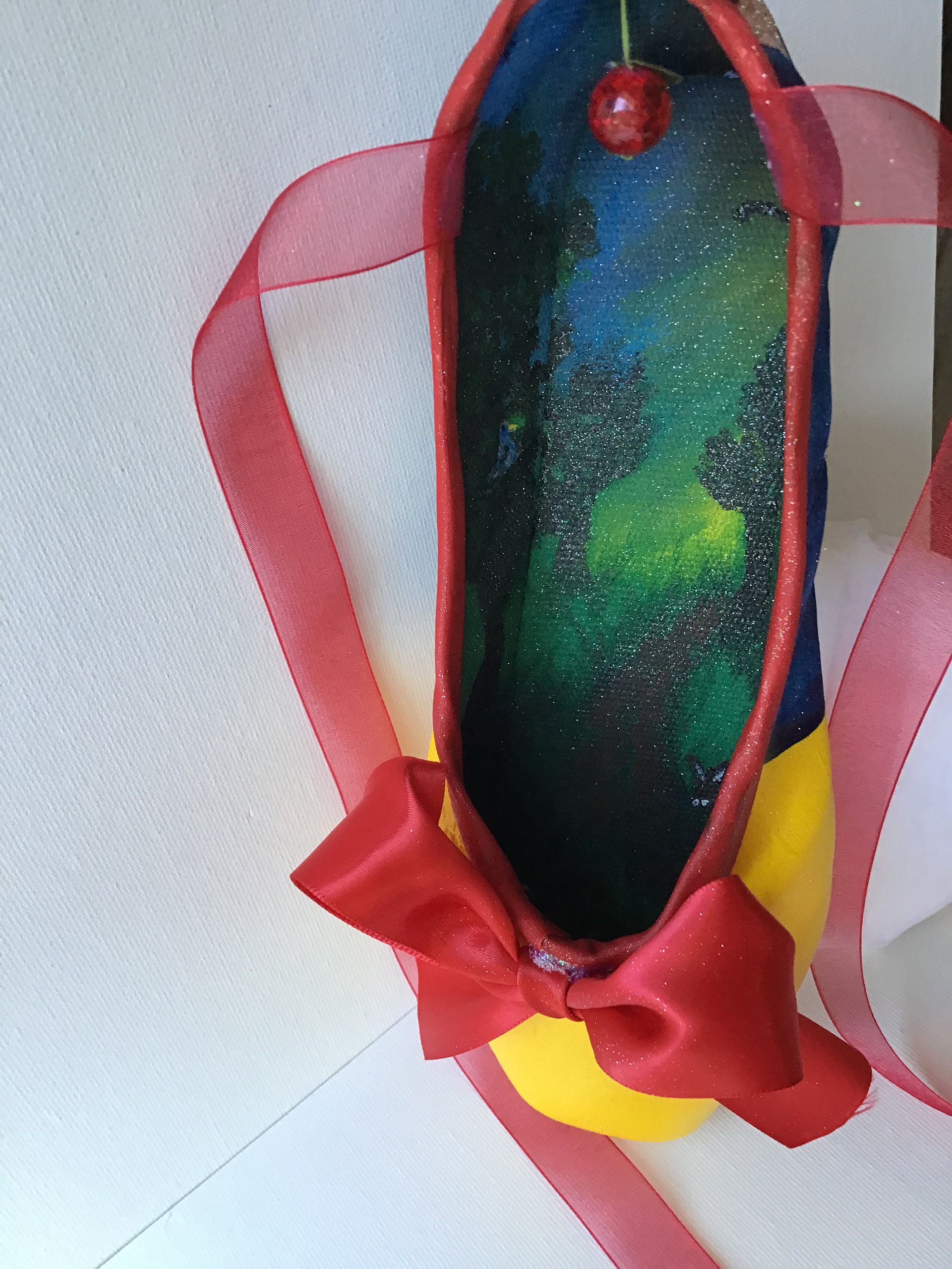 Snow White Painted Pointe Shoe - Etsy