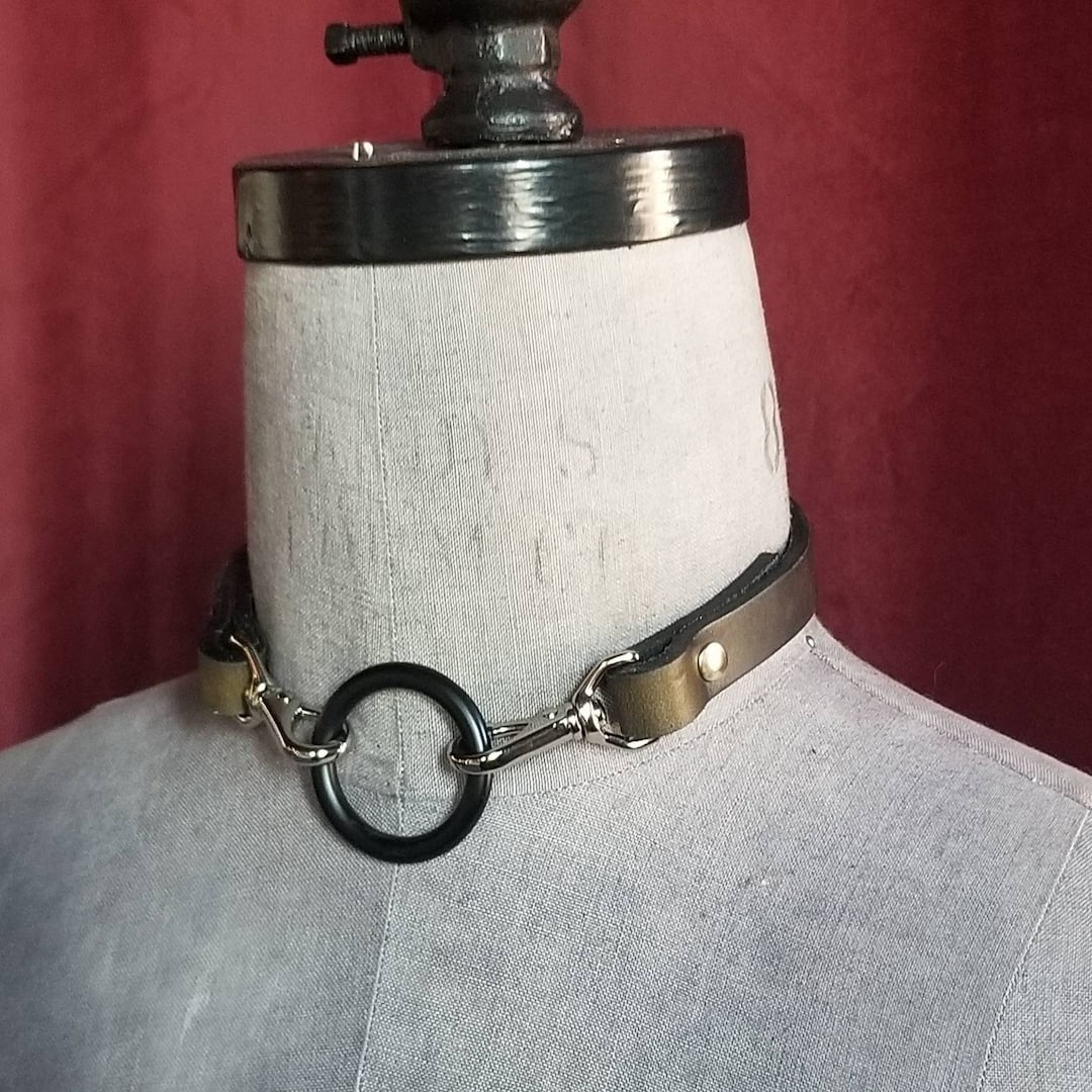 Unisex subtle BDSM leather collar with 1 O-ring swivel - Etsy.de