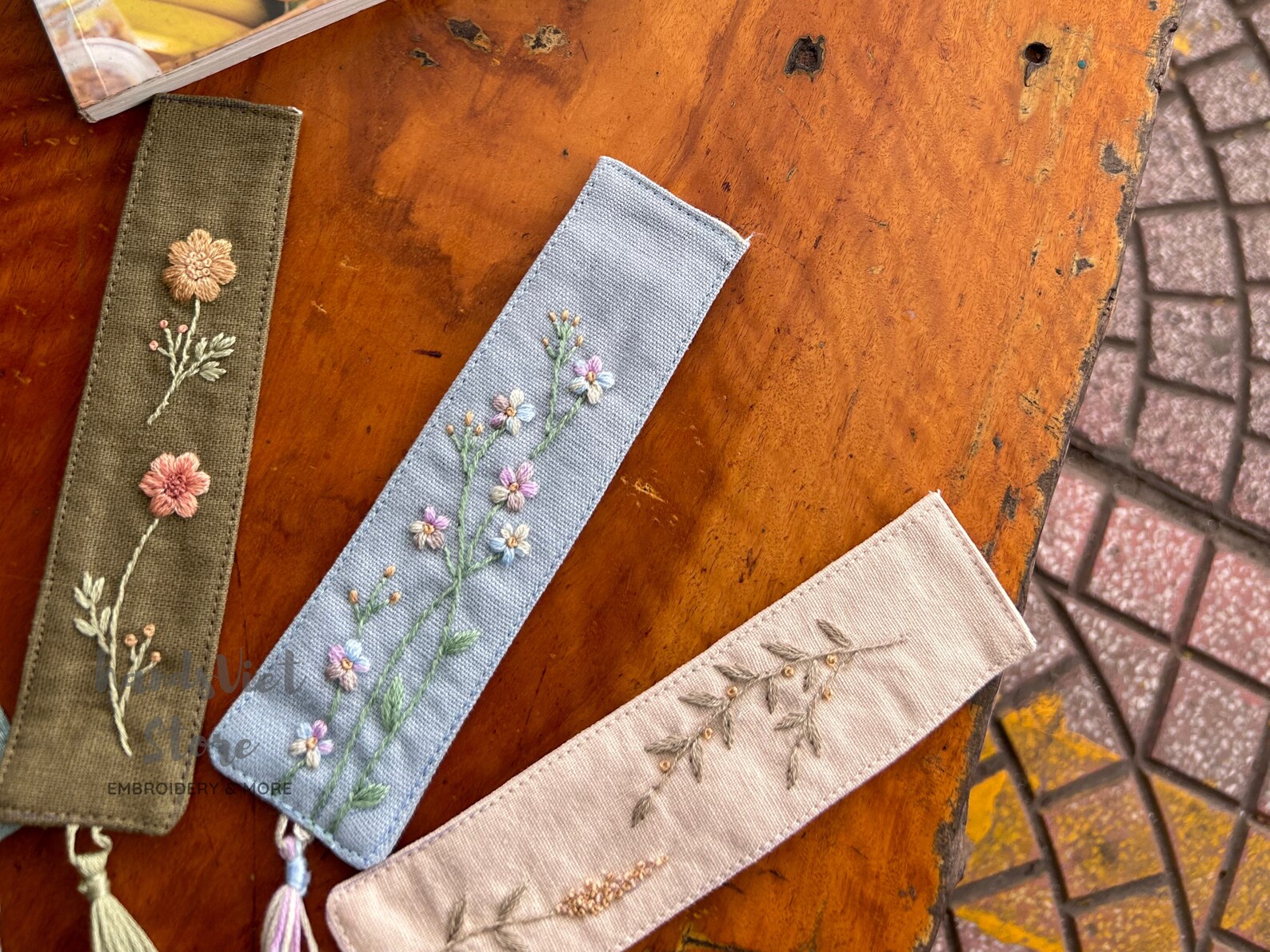 Embroidered Bookmark, Personalized Hand Embroidered Corner Bookmark ...