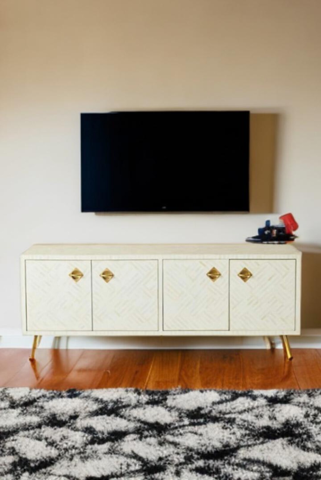 Bone Inlay Optical Design Media Console Table, Bone Inlay TV Unit ...