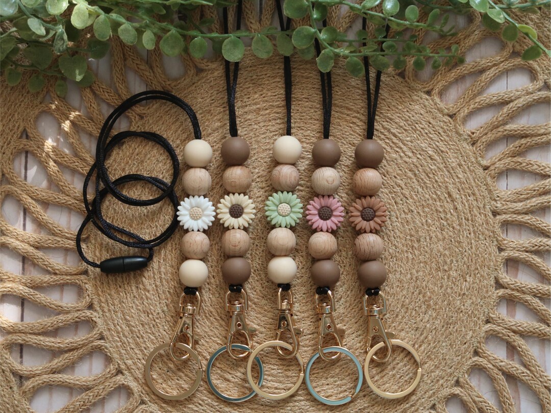 Daisy Teacher Lanyard, Wood Teacher Lanyard, Flower Lanyard, Beaded ...