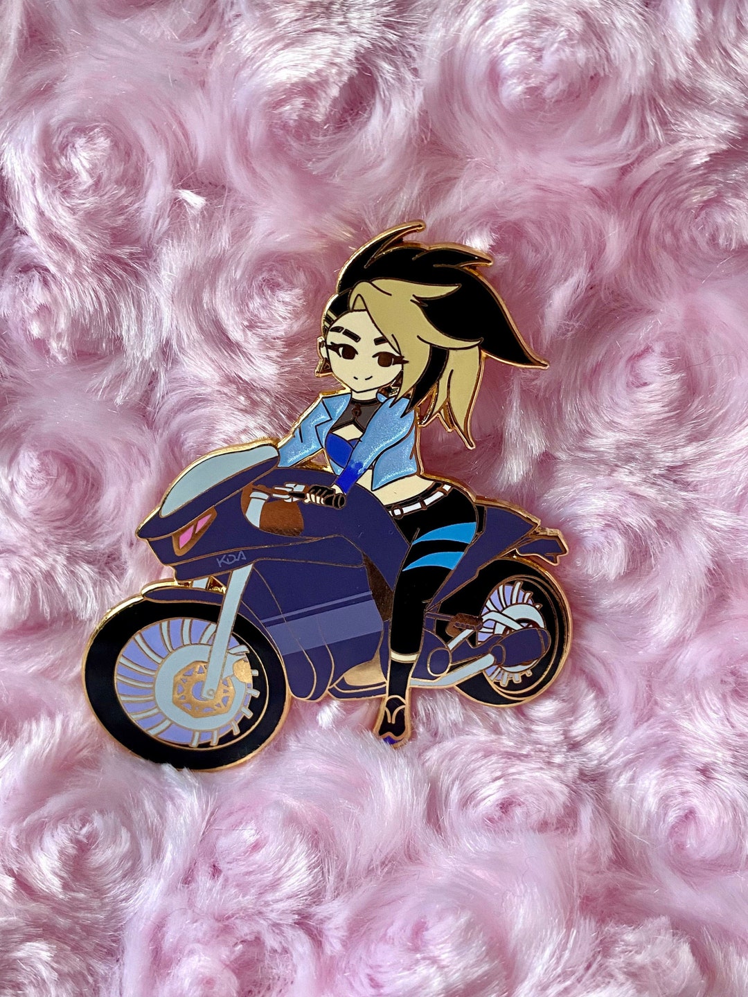 League of Legends K/DA All Out Akali Enamel Pin - Etsy