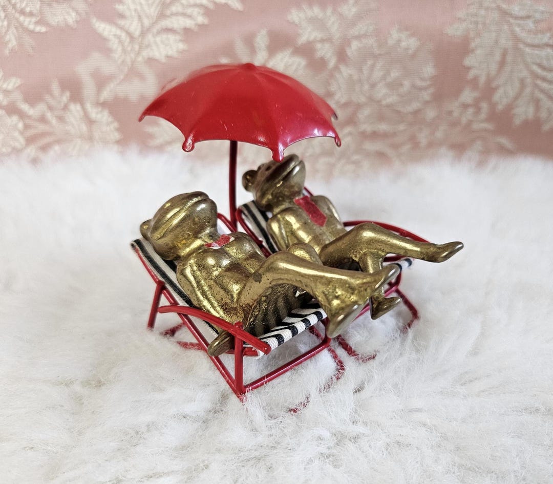 Vintage Brass Frog Figurine, Frogs Under Red Umbrella Bench ...