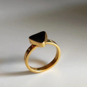 Black Onyx Ring, Natural Certified Triangle Shape 5-10 Carat Black Onyx ...