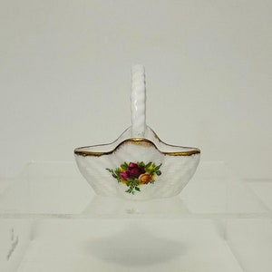 Royal Albert - Old Country Roses, Handled Basket. First Quality, Made ...