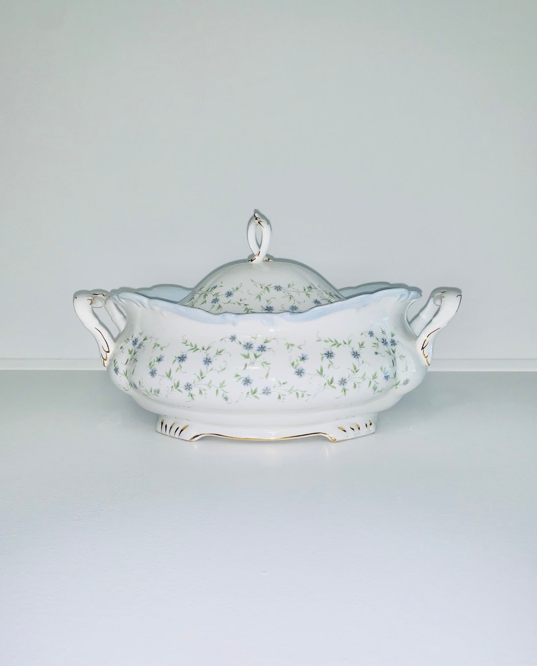 Royal Albert - Caroline, Lidded Vegetable Tureen. First Quality, Made ...