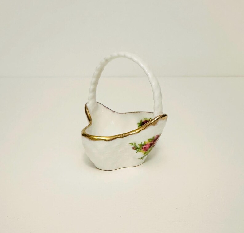 Royal Albert - Old Country Roses, Handled Basket. First Quality, Made ...