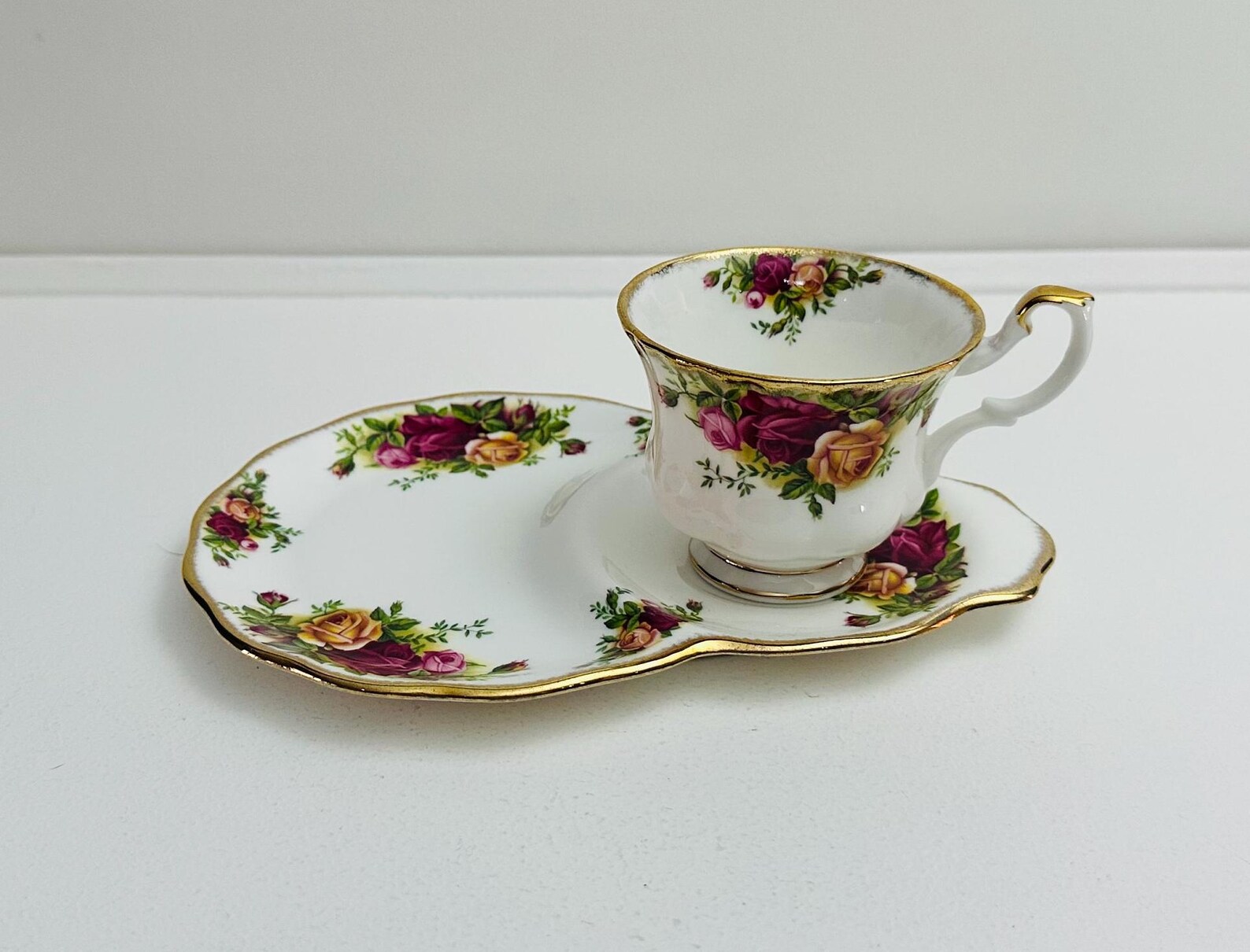 Royal Albert - Old Country Roses, Tennis / Hostess Set. Made in England ...